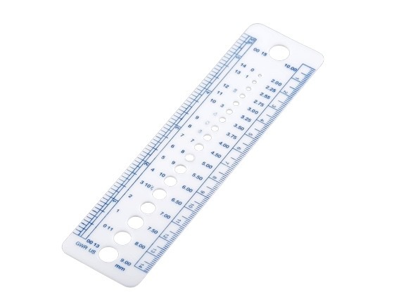 Ruler for measuring needles